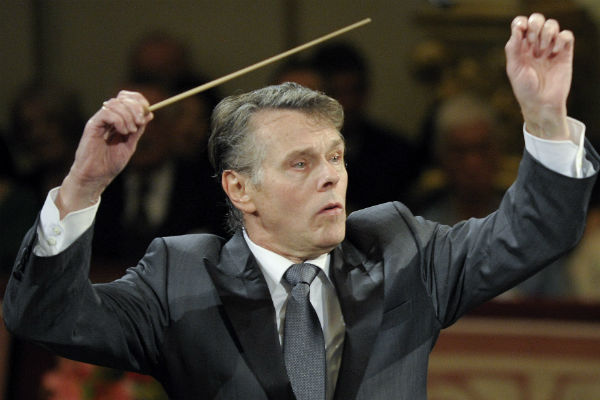 Dirigent Concertgebouworkest vertrekt na tien jaar - EW