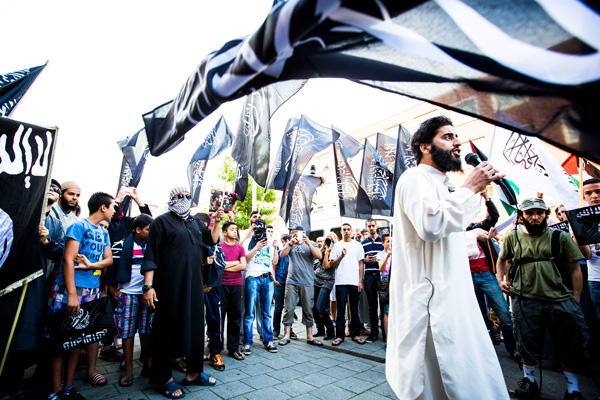 Media 3 oktober: ronselaars vormen terreurcel en wie pakt Saban Baran? - EW