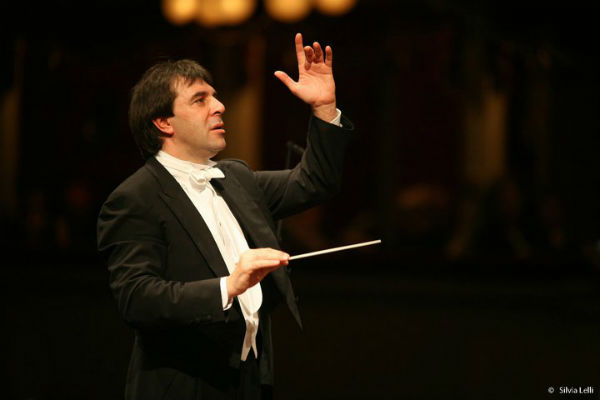 Dit is de nieuwe chef-dirigent van het Koninklijk Concertgebouworkest - EW