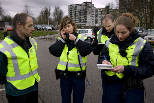Politie stopt per 2016 met het uitschrijven van bonnen - EW