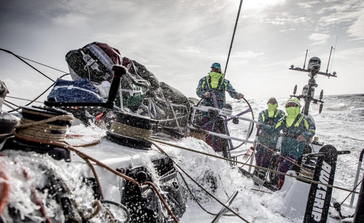Volg de bloedstollende zeilrace rond de wereld - EWmagazine.nl