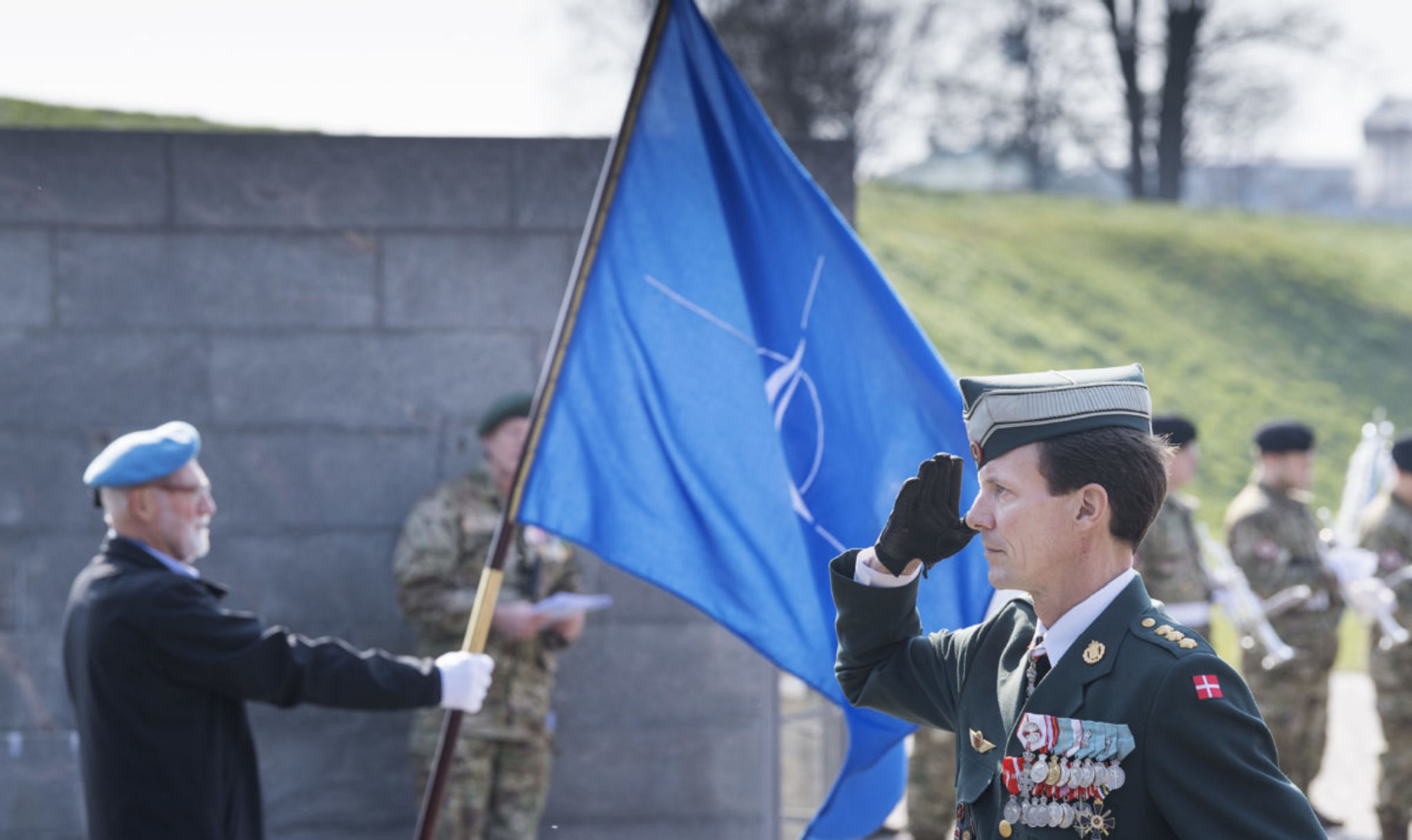 Inwoners NAVO-lidstaten zijn nu eenmaal gelukkiger - EW