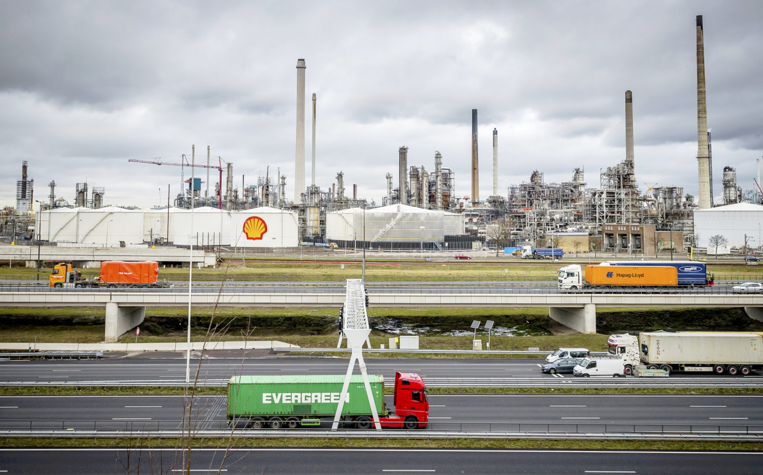 Shell bevestigt: geen winstbelasting betaald in Nederland