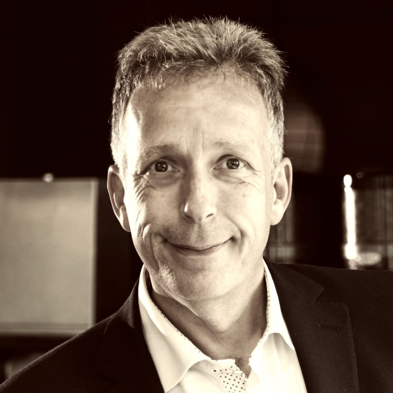 1,5 meter-samenleving sneuvelt: straks weer volle treinen, drukke ...