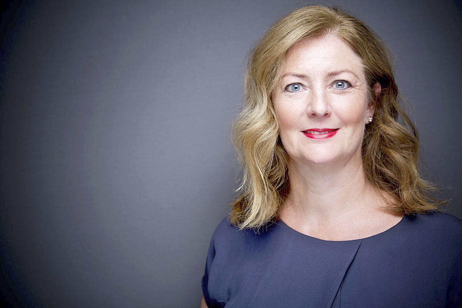 Melanie Peters (1965-2021): sprankelend en altijd in het middelpunt - EW