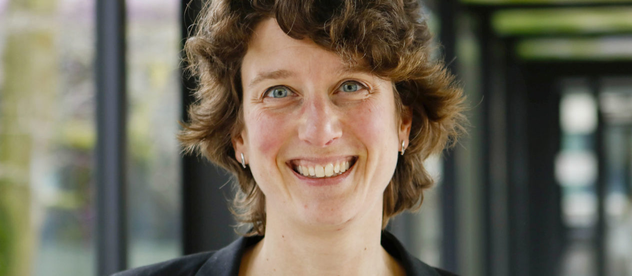 Anne Bos: ‘Er zit ook een rituele kant aan enquêtes’ - EW