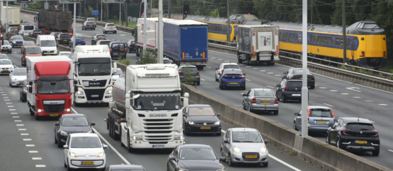 Rutte IV wil vrijheidsvehikel auto in de boeien slaan - EW