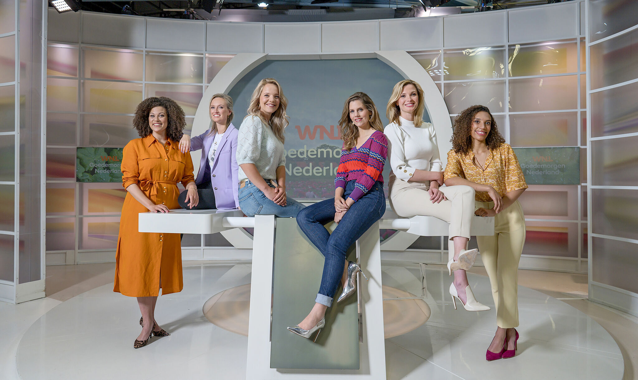 Dit zijn de dames van de vrolijk rechtse omroep WNL - EW