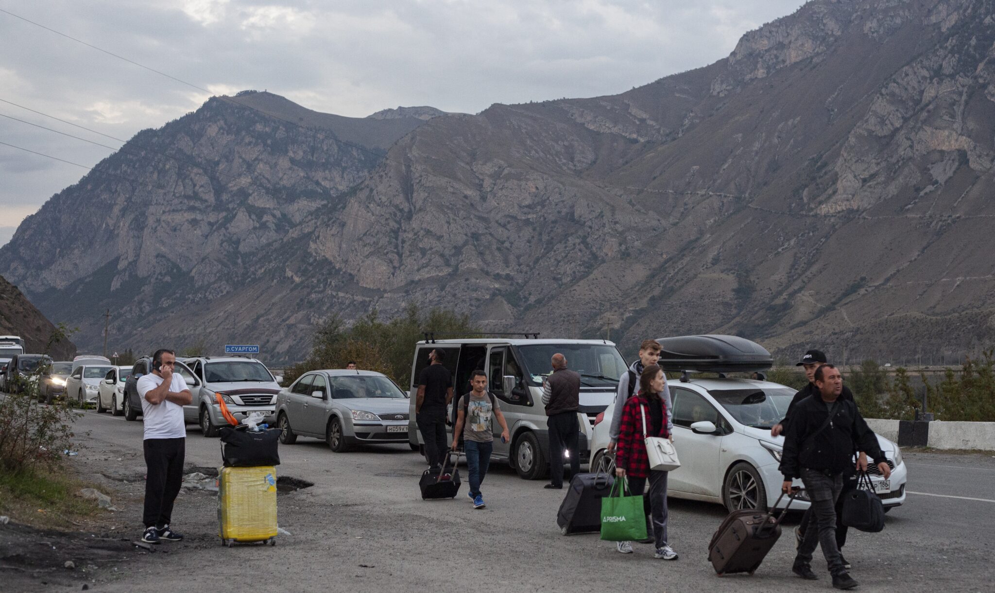 Nee, Europa moet vluchtende en ‘laffe’ Russen niet de rug toekeren - EW