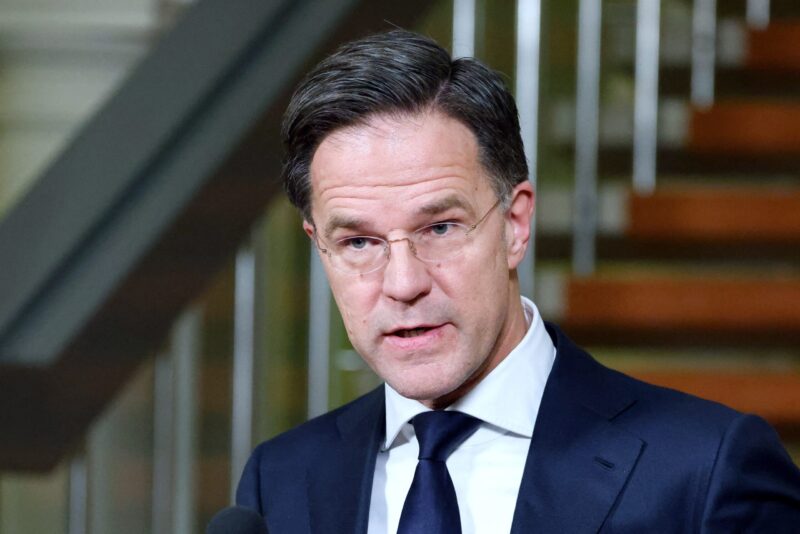 Als duivelskunstenaar is Mark Rutte nog even nodig - EW
