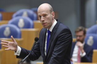 Vertrek uit de politiek: wie gaan er allemaal weg? - EW