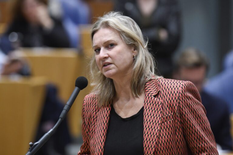 Vertrek uit de politiek: wie gaan er allemaal weg? - EW