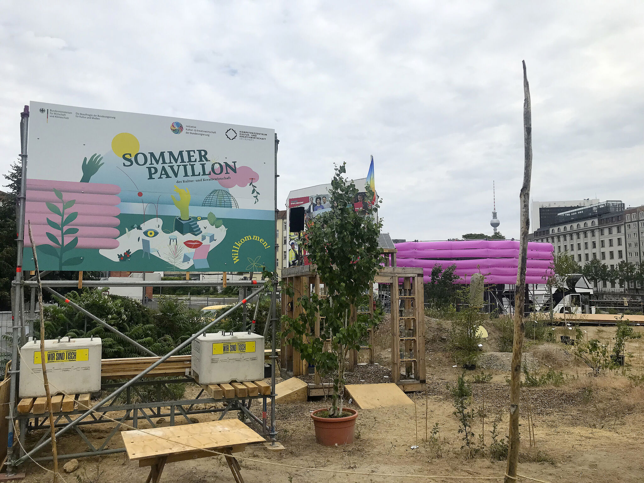 Hoe prestigeproject in Berlijn uitgroeide tot troosteloos rommeltje - EW