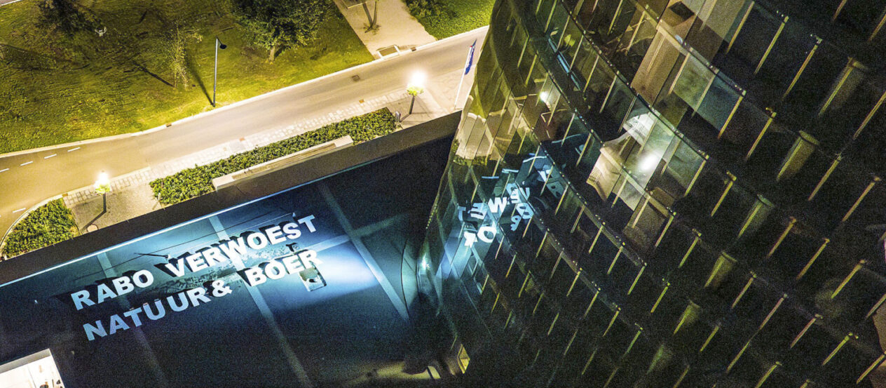 Rabobank reageert op ultimatum klimaatactivisten - EW