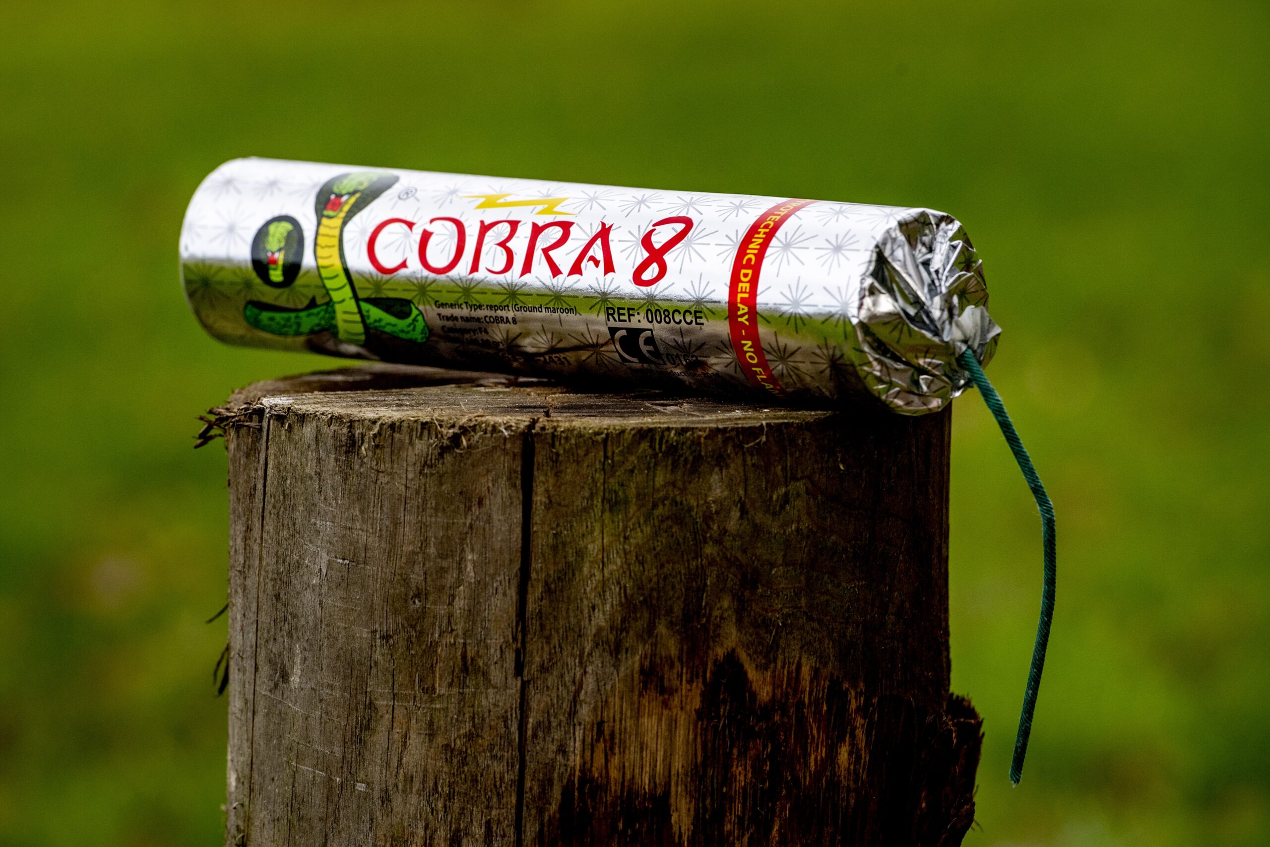 Is de Cobra 'onschuldig' vuurwerk of een zwaar explosief? Criminelen ...