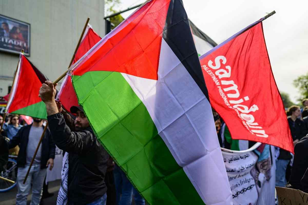 Samidoun is niet verboden in Nederland. Waarom? - EW