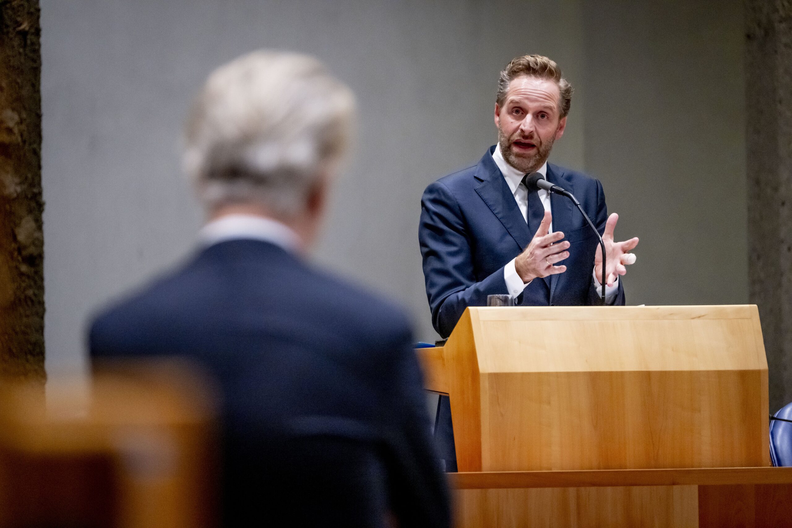 De Jonge moet een keer duidelijkheid geven over Russische inmenging - EW