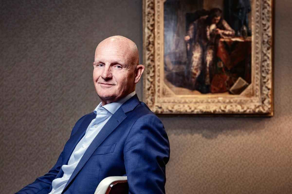 Oncoloog Emile Voest: ‘Ik zeg tegen mijn studenten: ga naar drie begrafenissen’ - EW